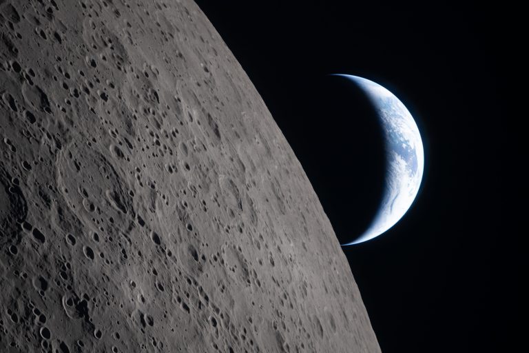 NASA își intensifică eforturile pentru construirea unei baze pe Lună și ...